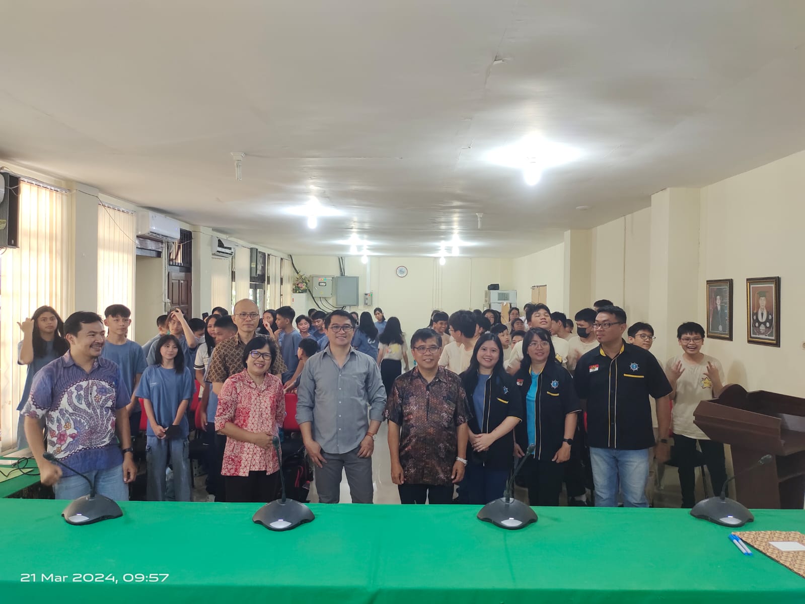 IA Prodi Matematika FMIPA Unsrat dengan Kelas 7 SMP Kristen Eben Haezar ...